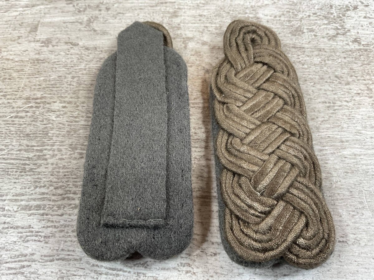 EAST GERMAN SUBDUED CAMOUFLAGE FIELD OFFICER SHOULDER BOARDS NVA, DDR ...