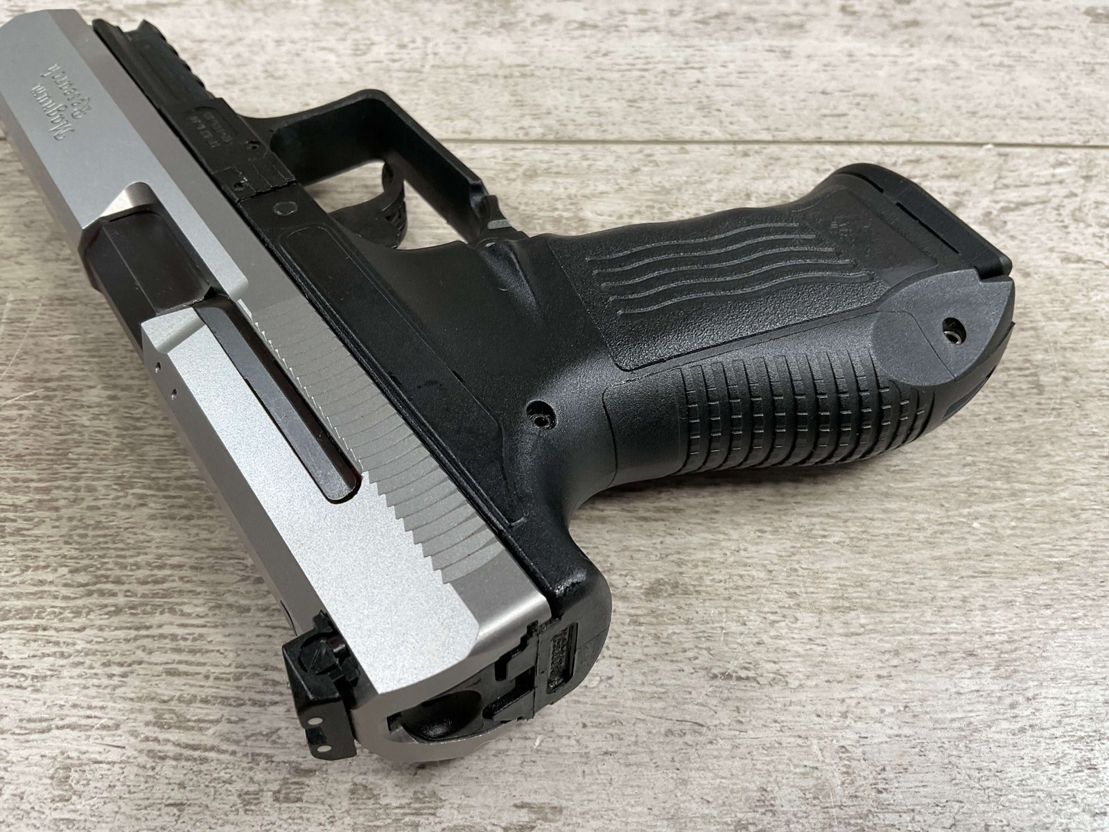 MAGNUM RESEARCH MODEL MR40 EAGLE PISTOL #3-03147 - Checkpoint Charlie's