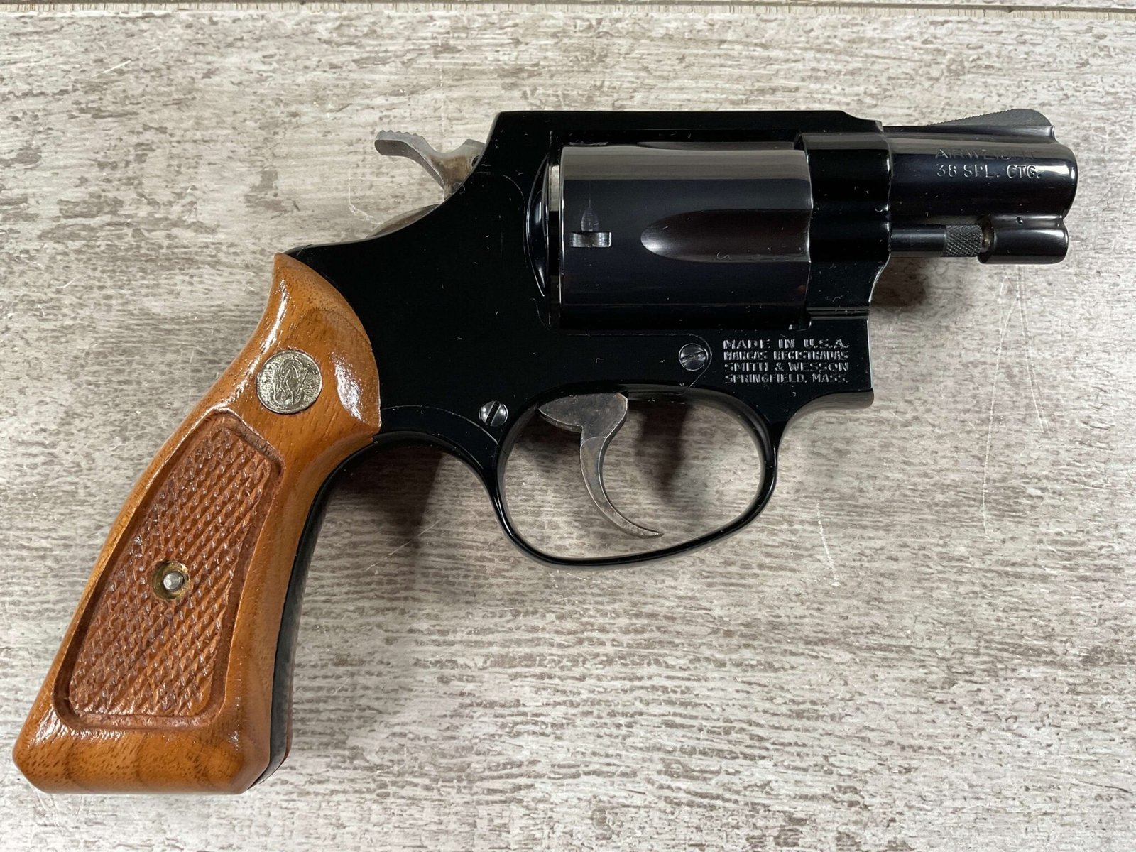 SMITH & WESSON MODEL 37 CHIEFS SPECIAL AIRWEIGHT 38 SPECIAL REVOLVER W ...