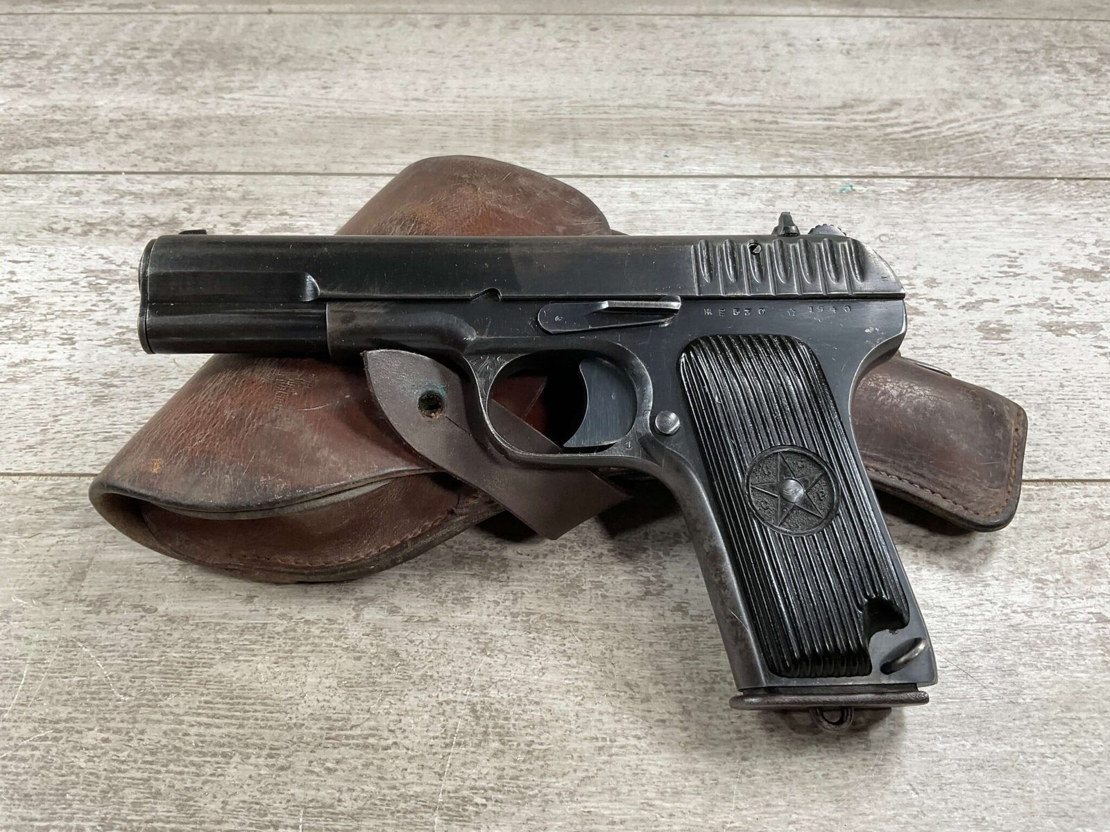 RUSSIAN TT 33 TOKAREV 7.62X25 PISTOL 1940 DATED W/LEATHER HOLSTER, RIG ...