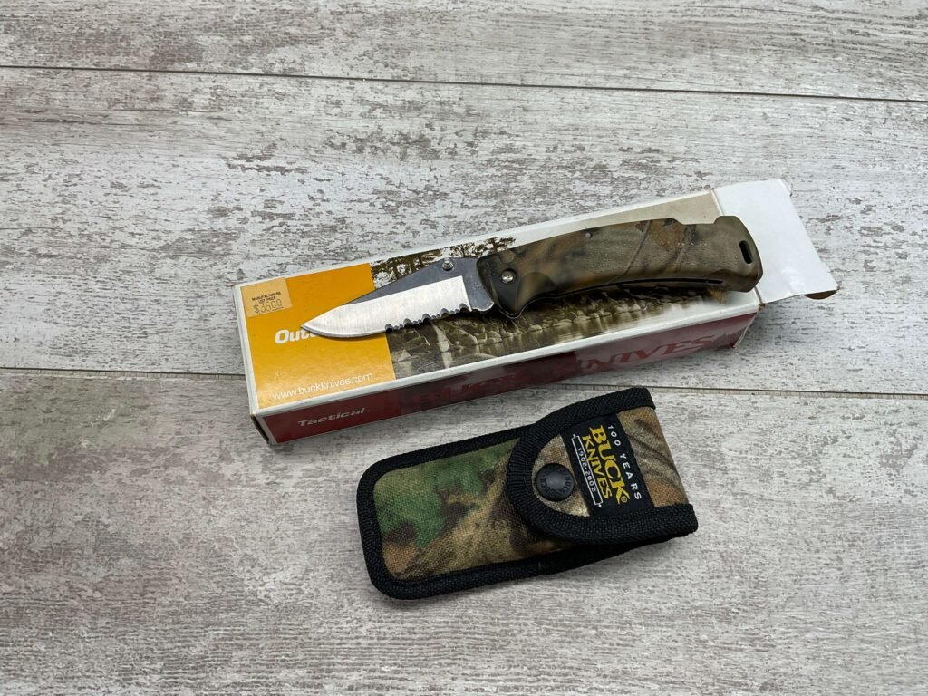 2002 BUCK 450 PROTEGE CAMO SERRATED LOCKBACK POCKET KNIFE WITH SHEATH ...