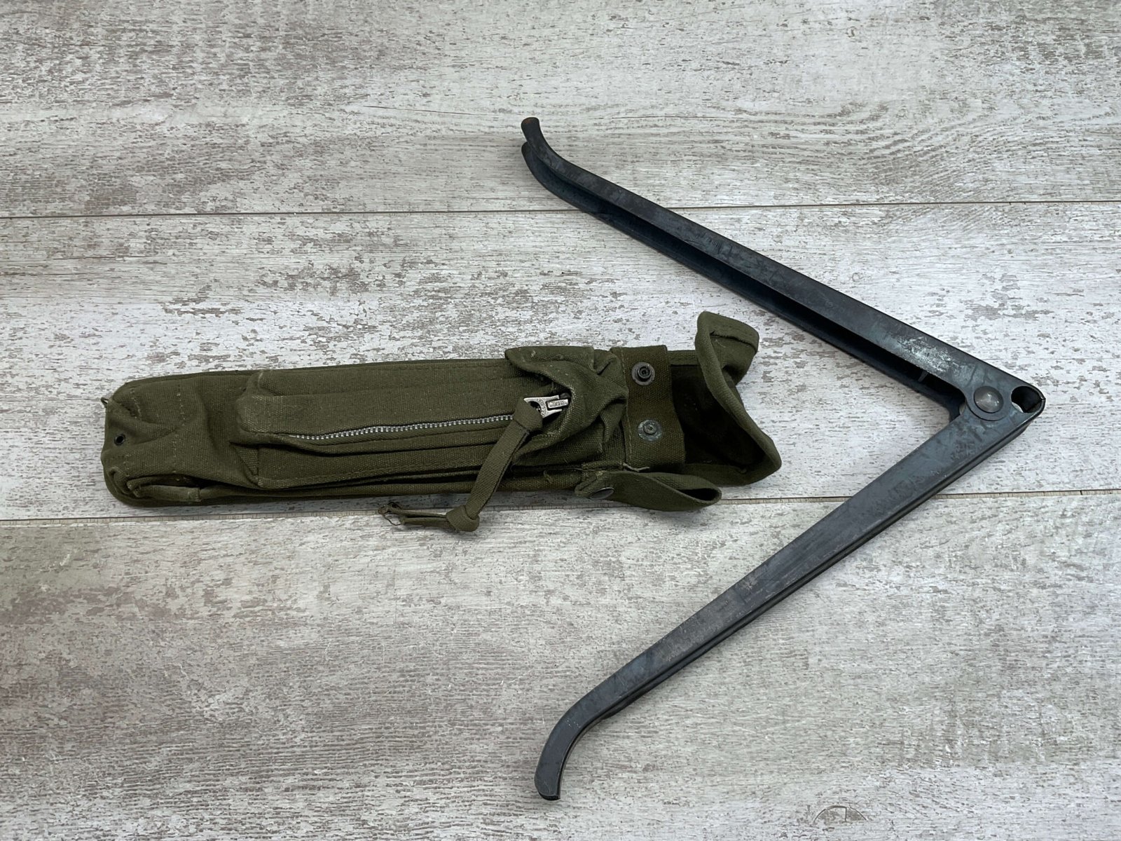 VIETNAM WAR M16 USGI XM3 BIPOD W/CANVAS CASE #4-01009-PB - Checkpoint ...