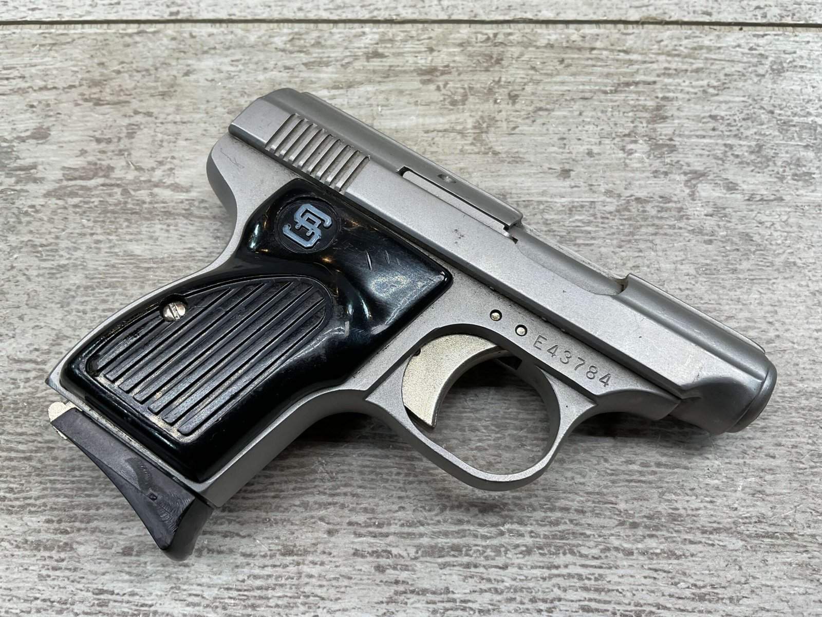 STERLING ARMS .22LR MODEL 302 VEST/POCKET PISTOL