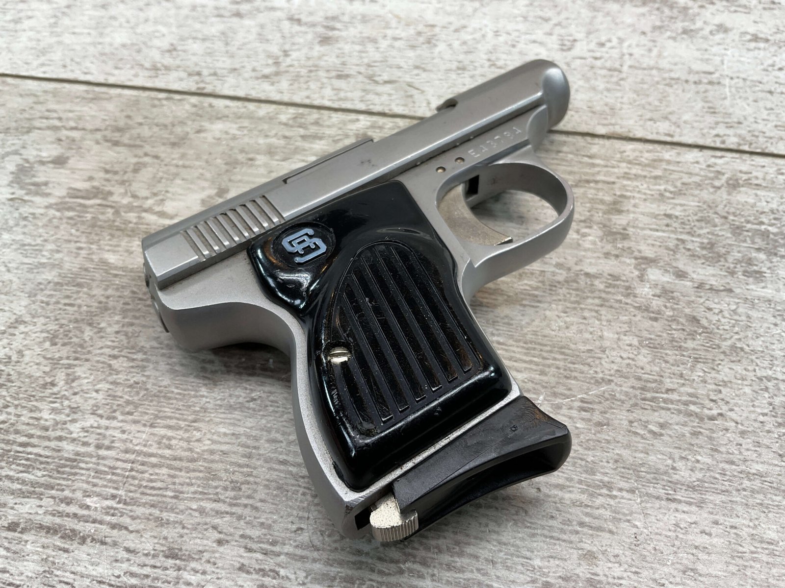 STERLING ARMS .22LR MODEL 302 VEST/POCKET PISTOL