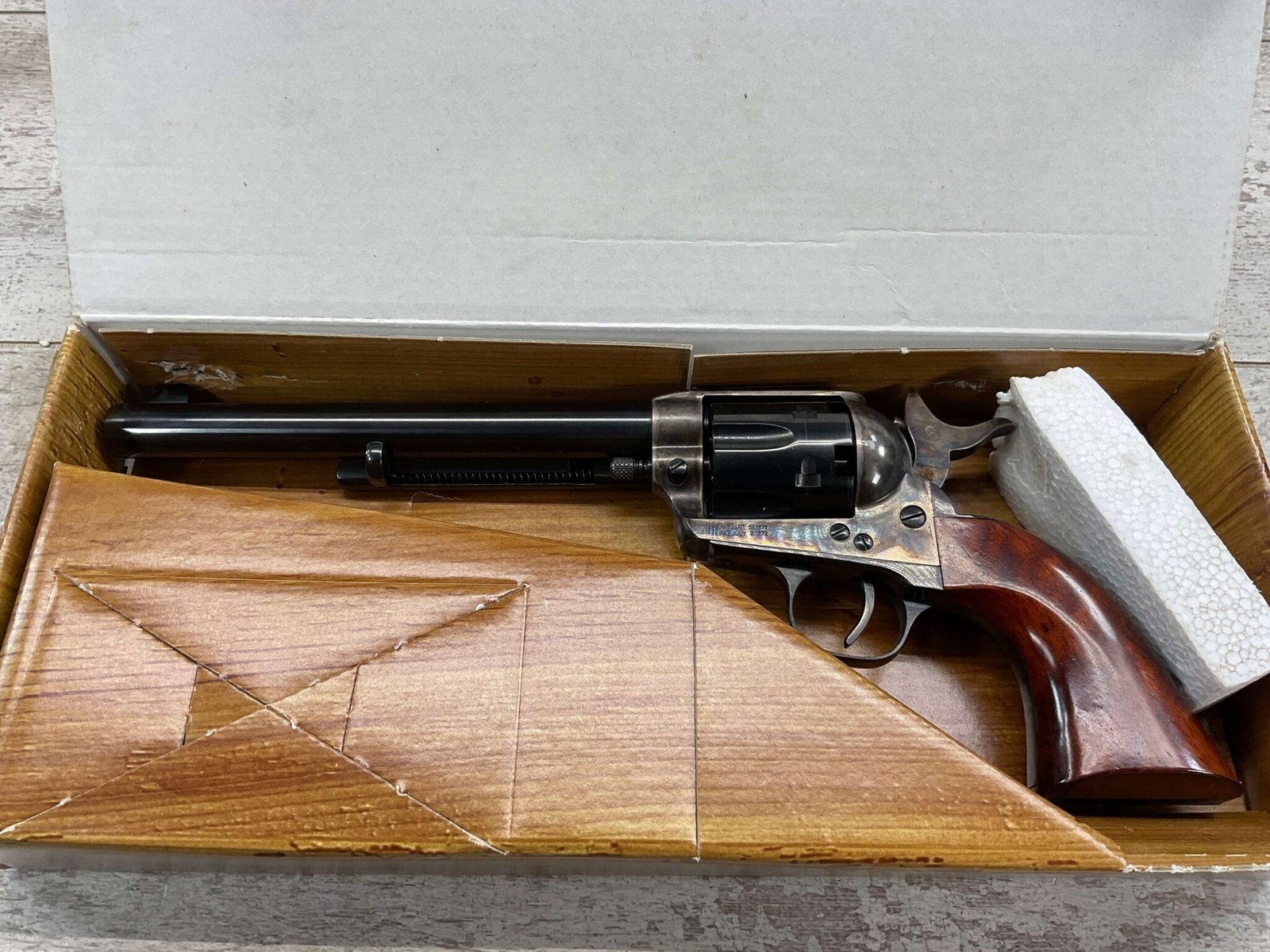 UBERTI .44 CAL CATTLEMAN BLACK POWDER REVOLVER - Checkpoint Charlie's