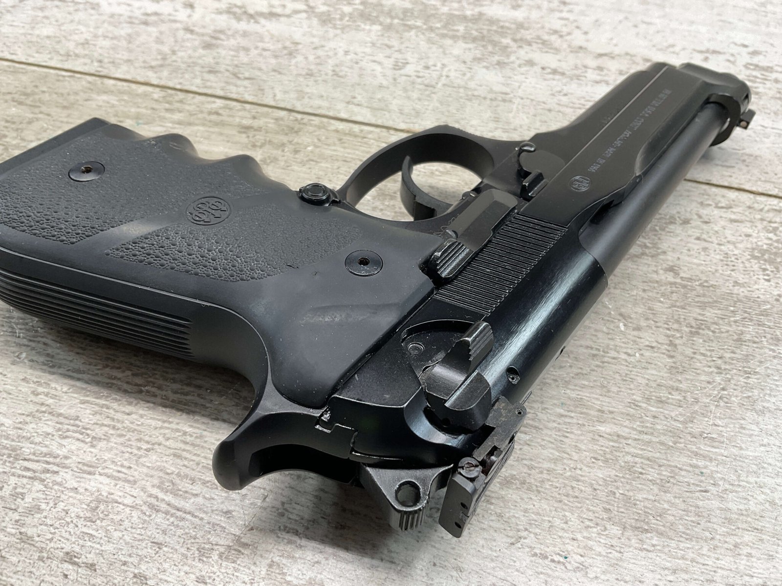 BERETTA 96 BRIGADIER .40 S&W SEMI AUTO PISTOL - Checkpoint Charlie's