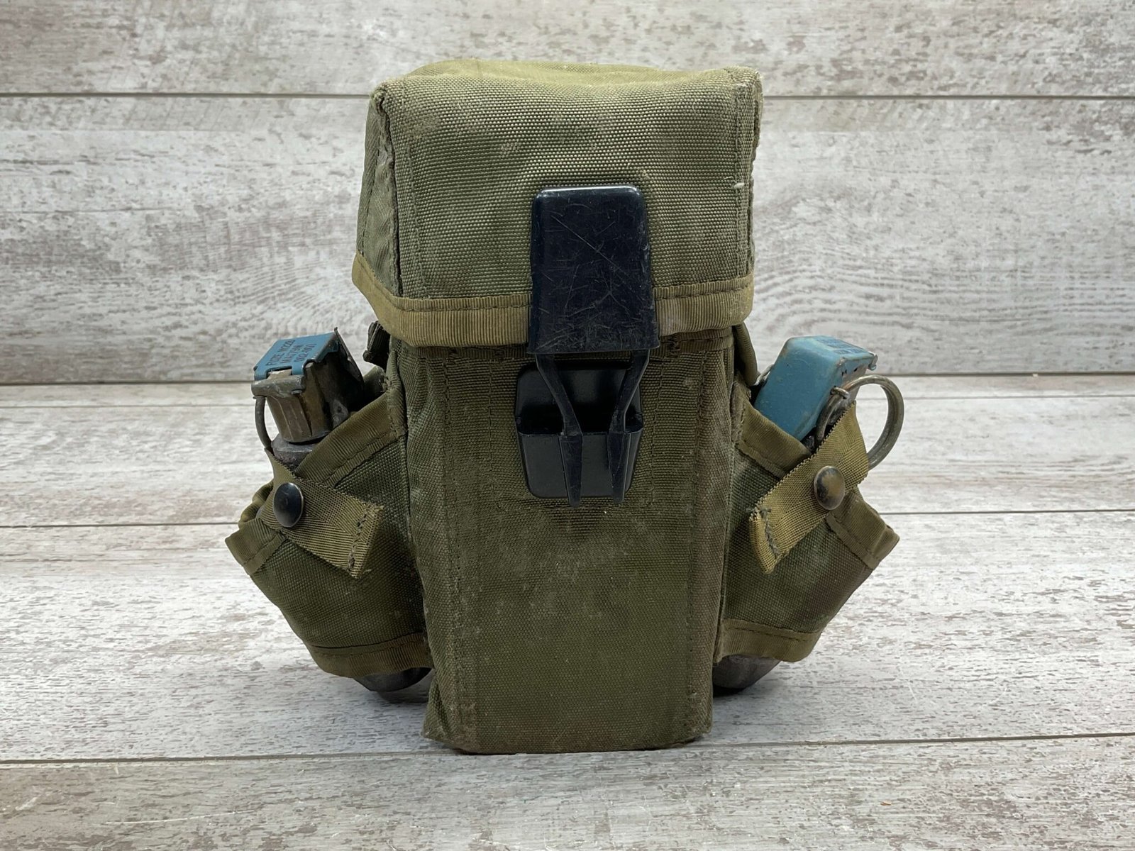 U.S. VIETNAM ERA M16 MAGAZINE & GRENADE POUCH, CONTAINS 3 MAGS & 2 ...