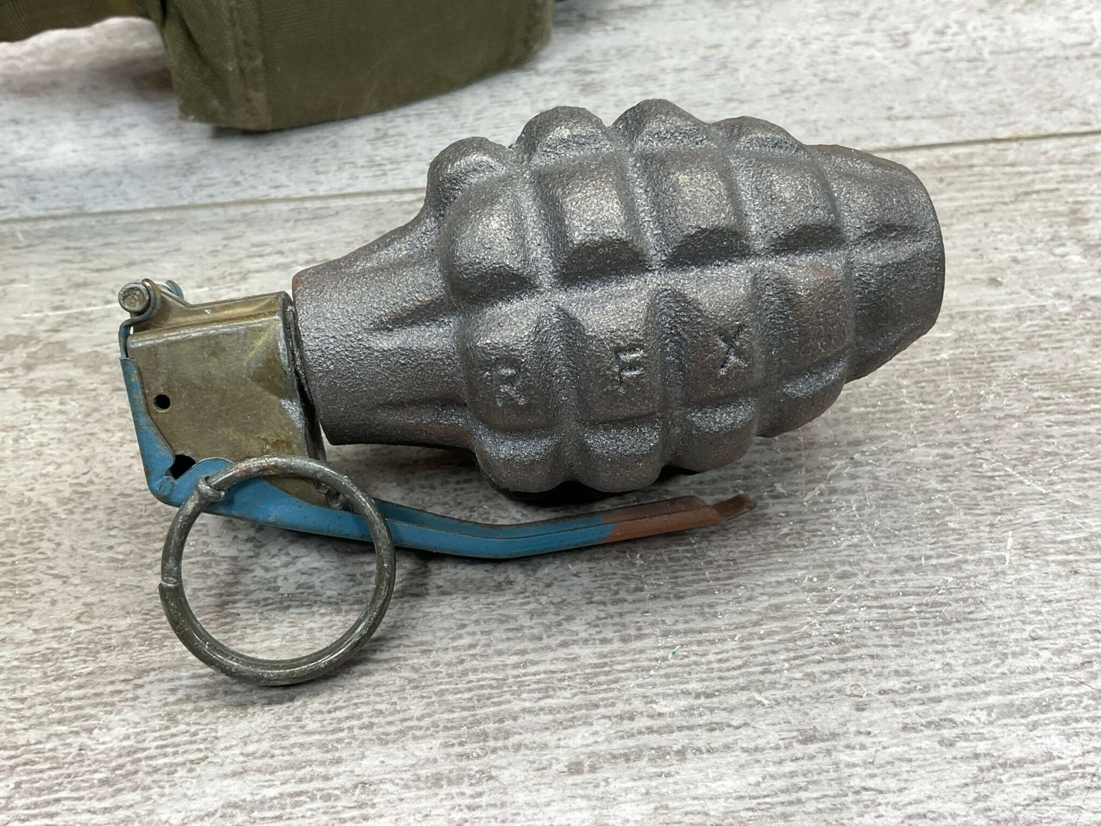 U.S. VIETNAM ERA M16 MAGAZINE & GRENADE POUCH, CONTAINS 3 MAGS & 2 ...