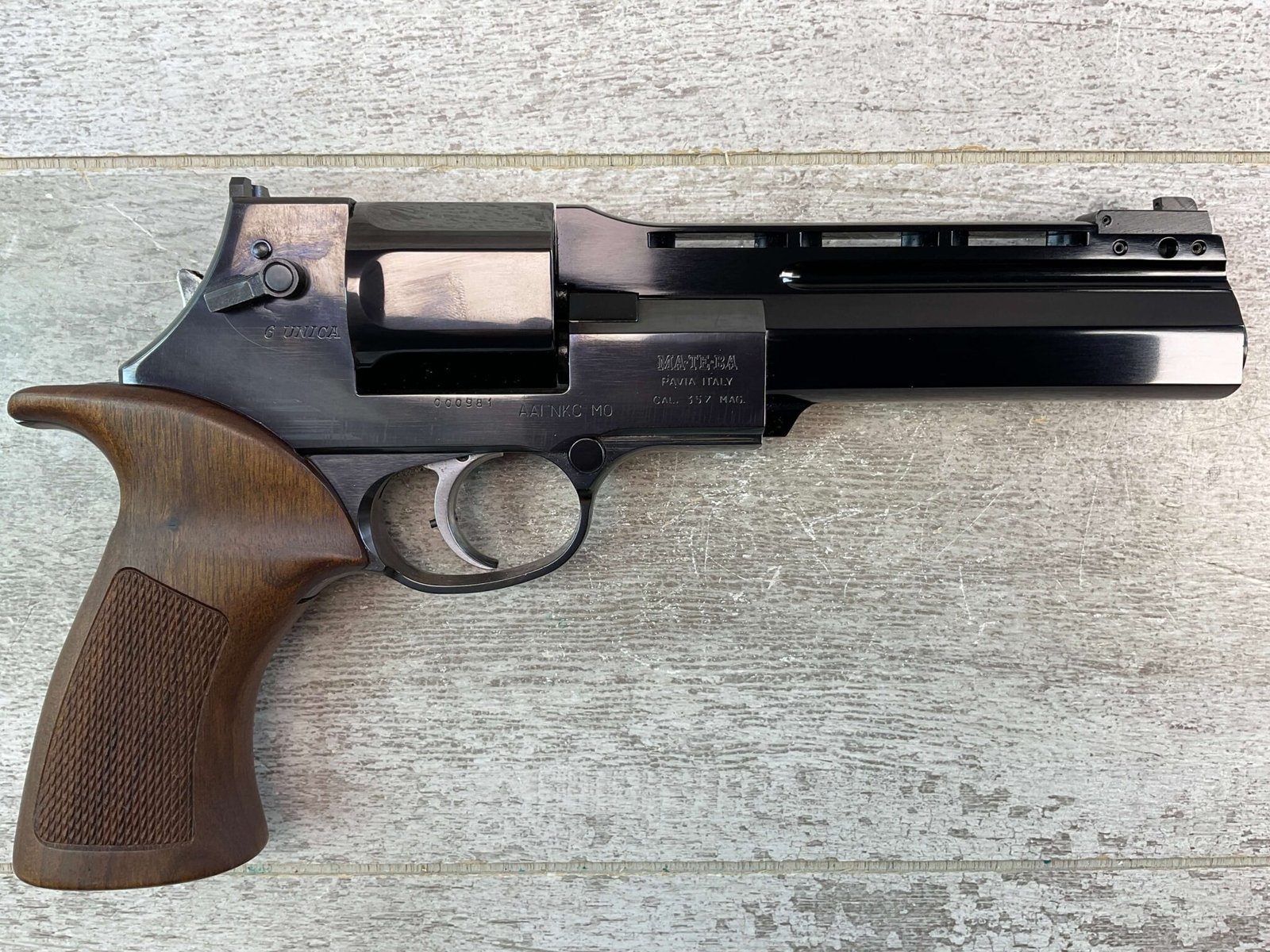 MA TE BA MODEL 6 UNICA .357 MAGNUM 6" BLUE DA/SA REVOLVER, JAMES EARL ...
