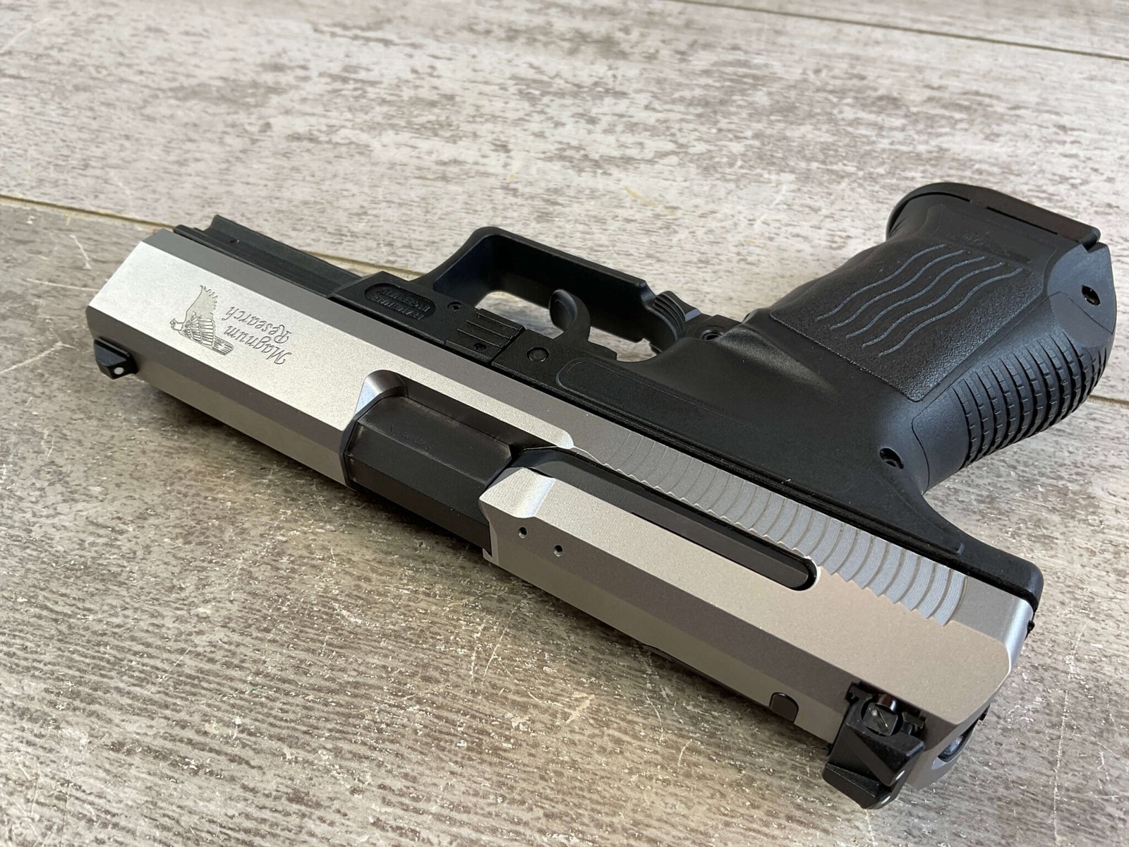 MAGNUM RESEARCH MR9 EAGLE 9MM SEMI-AUTO PISTOLMAGNUM RESEARCH MR9 EAGLE ...