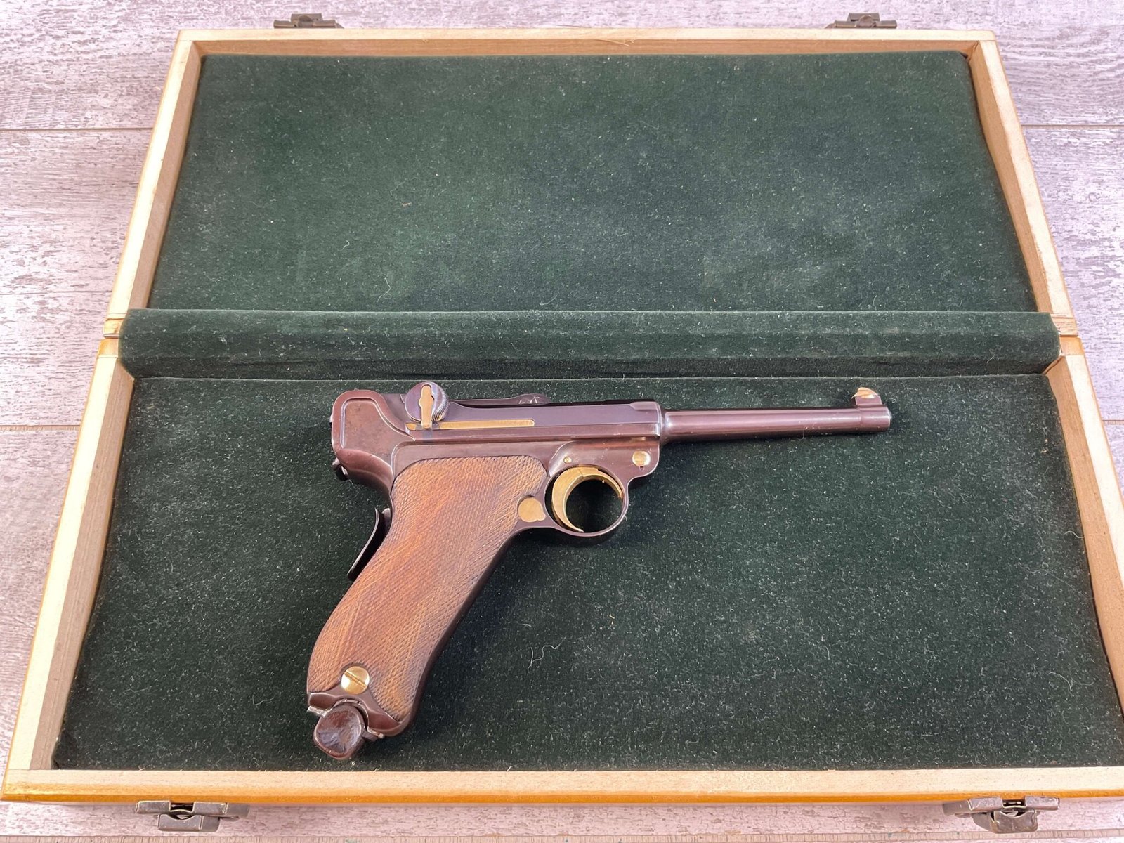 DWM 1900 AMERICAN EAGLE 4 5/8" .30 LUGER (7.65X21) P08 LUGER IN WOODEN ...